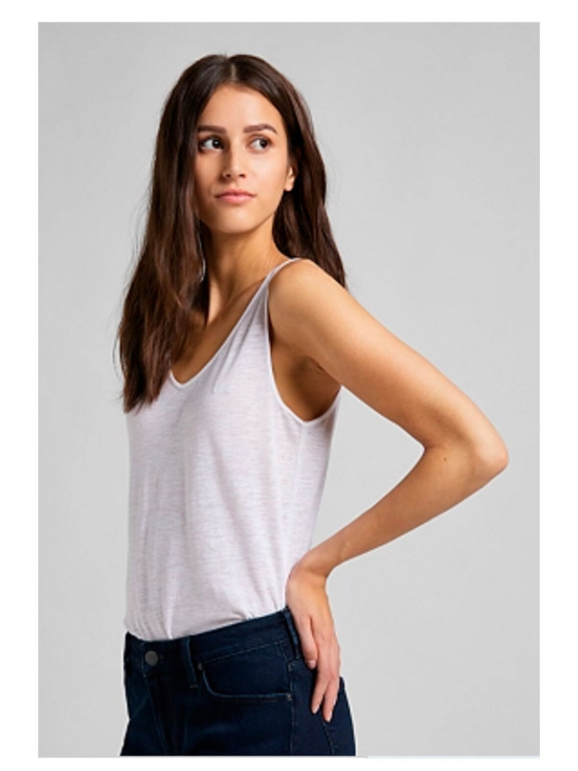 A'POKE - Lee V Neck Tank Top Bright White - Shop hvid tank top